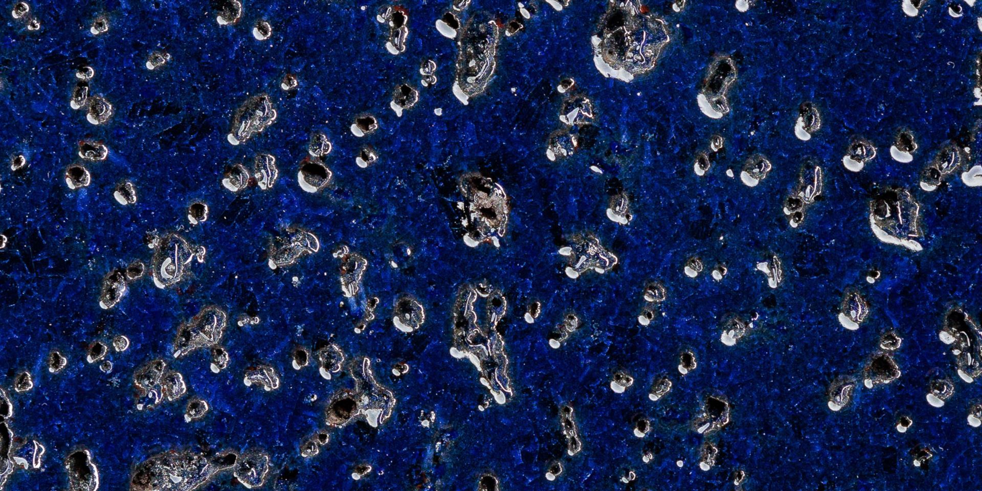 Meteorite Glazed Lava Stone Finish | Ranieri